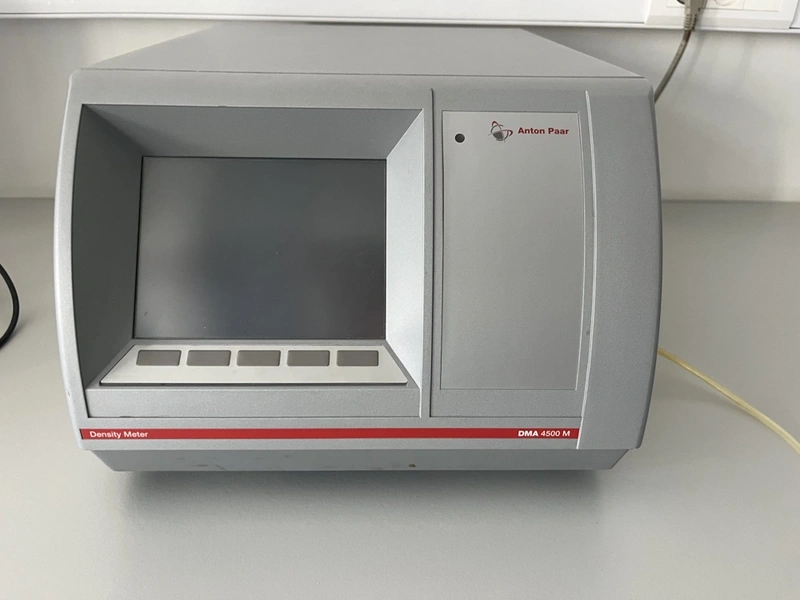 Szczegóły aparatury - Gęstościomierz DMA 4200 M: Oferta Badawcza AGH